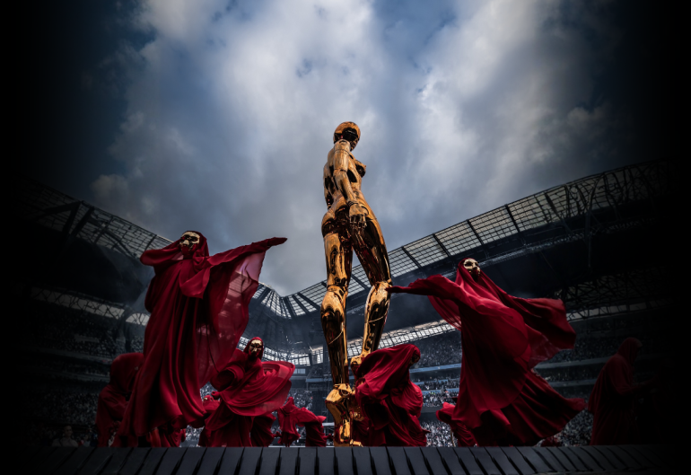 The Weeknd Debuts 40-Foot Gold Sculpture for 2026 European Tour – PLAYY ...
